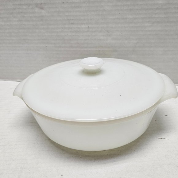 Fire King | Kitchen | Vintage White Fire King Anchor Hoking 5 Qt Round ...